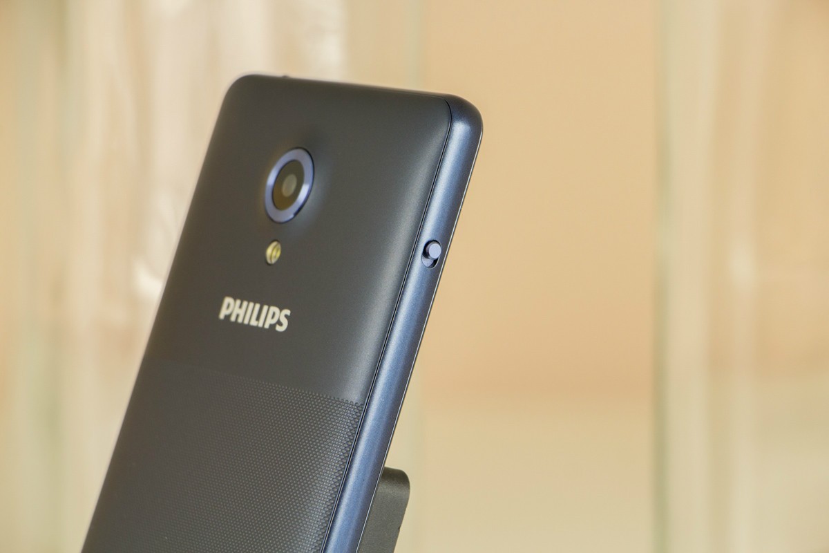 Обзор смартфона Philips Xenium S386 – 5000 мАч в корпусе со сменной панель