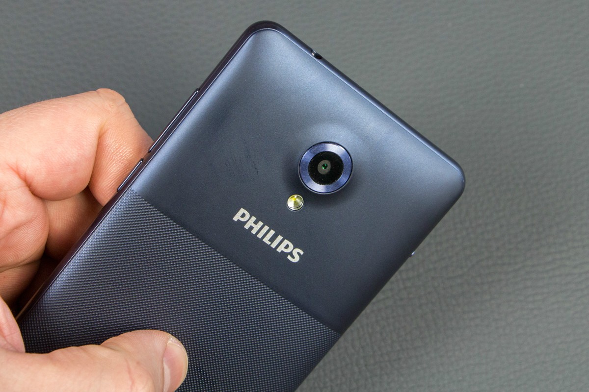 Обзор смартфона Philips Xenium S386 – 5000 мАч в корпусе со сменной панель